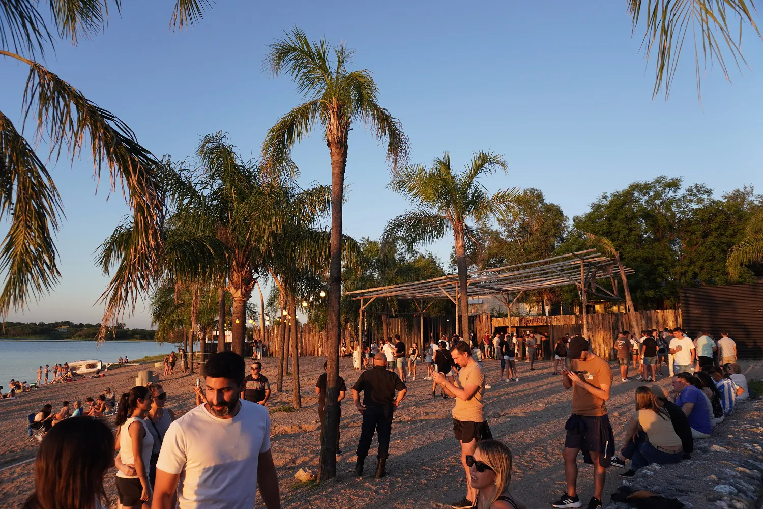 "Playa Chic" en Almafuerte: un nuevo imperdible que apuesta por la ...